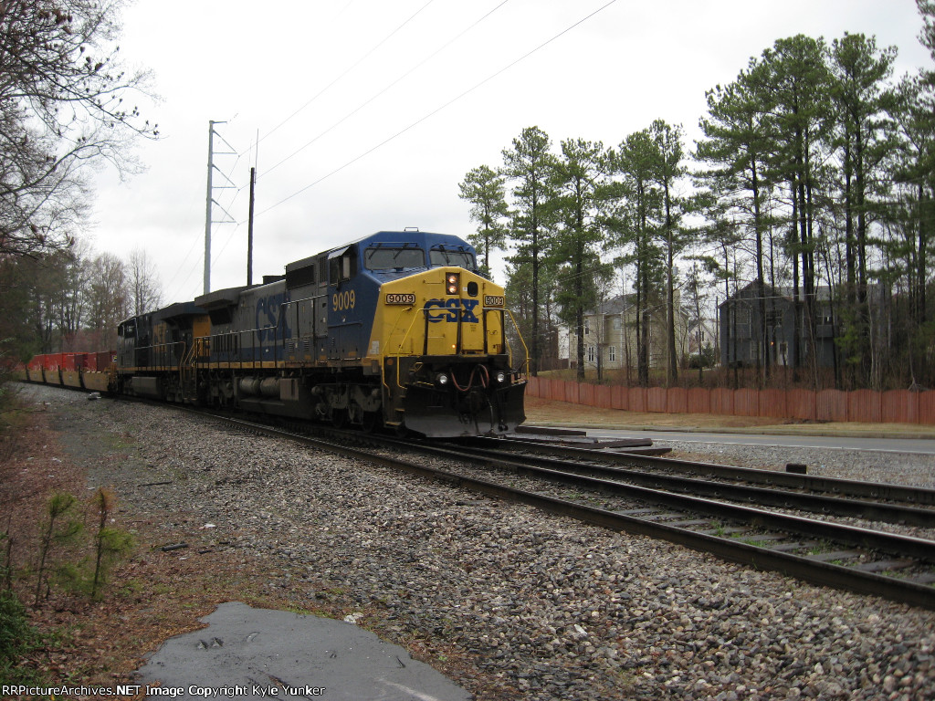 SB intermodal train Q141 at CP Moon